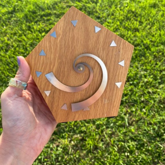 Wall Decor | Vtg Clock Vintage Pentagon Shape Swirl Clock | Poshmark